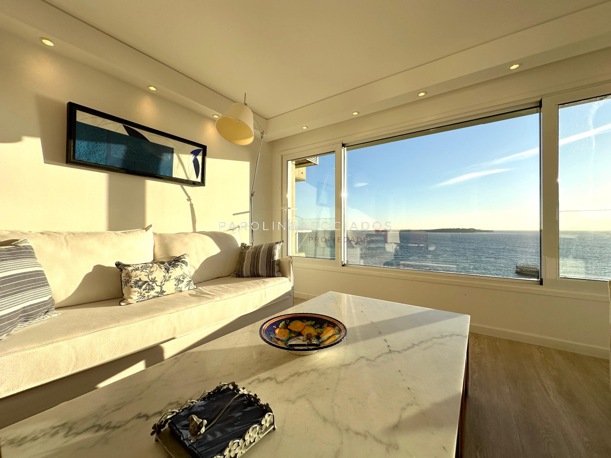 Apartamento ID.7384 - Espectacular apartamento en venta en edificio Malecón, Punta del Este.