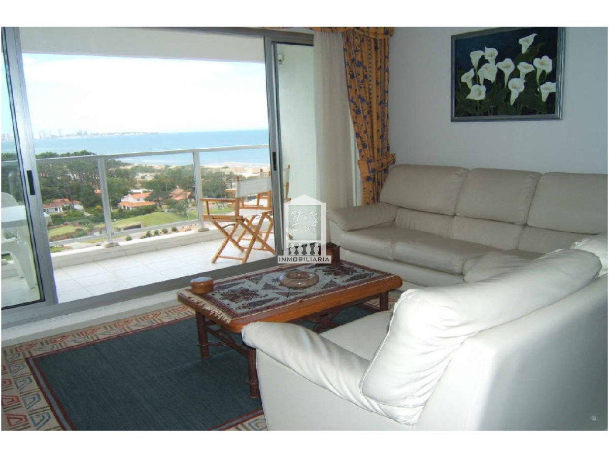 Apartamento ID.1692 - Playa Mansa, piso alto. 3 dorm