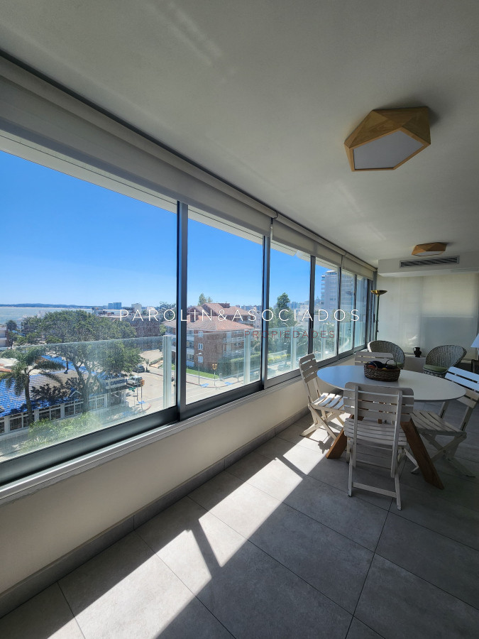 Apartamento ID.10303 - Apartamento en venta de 3 dormitorios en edificio Campidoglio II, Punta ...