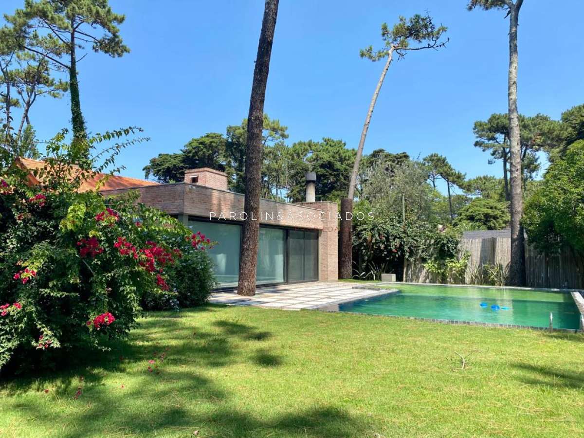 Casa ID.10345 - Casa en venta de 4 Dormitorios + Dependencia en San ...