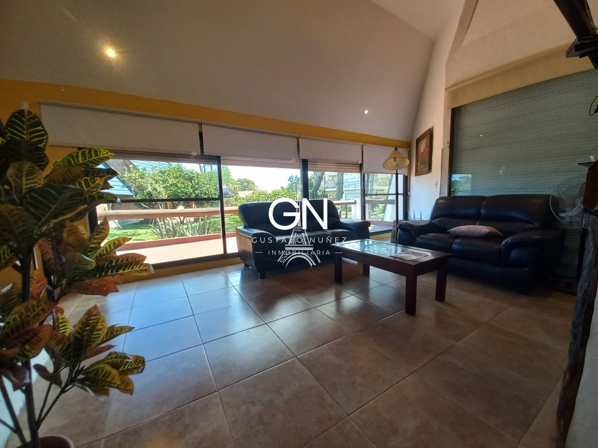 Gustavo Nuñez Casa ID.4003 - Casa en barrio Country