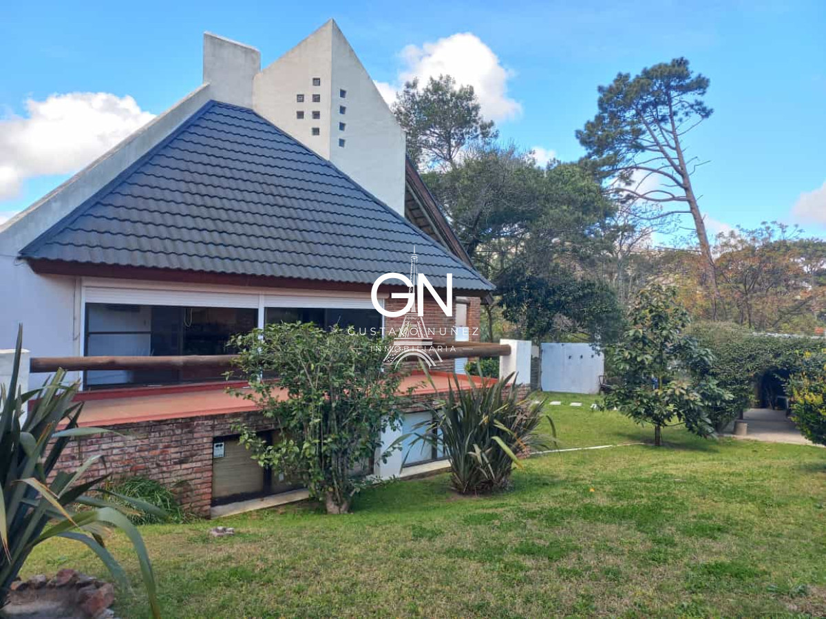 Gustavo Nuñez Casa ID.4003 - Casa en barrio Country