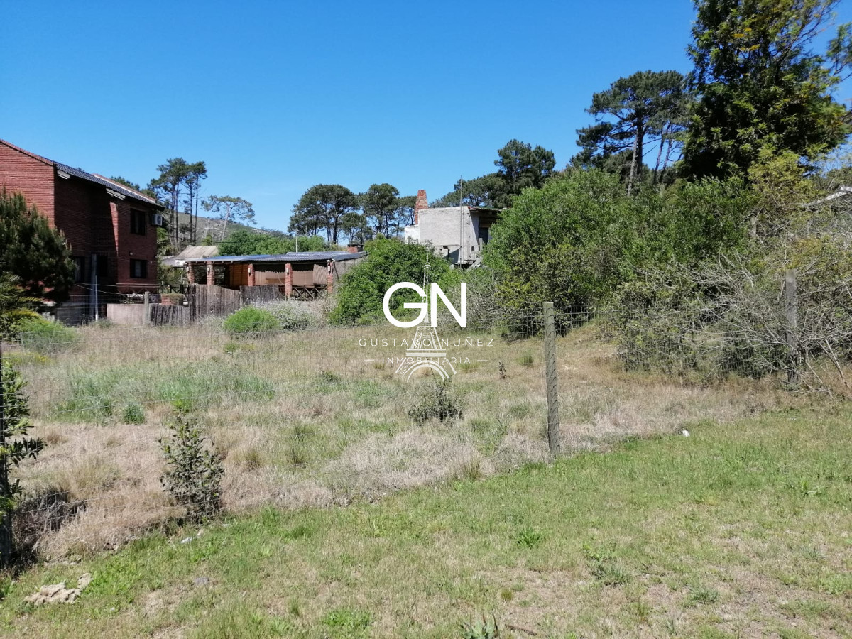 Gustavo Nuñez Terreno ID.3423 - Terreno en barrio Country