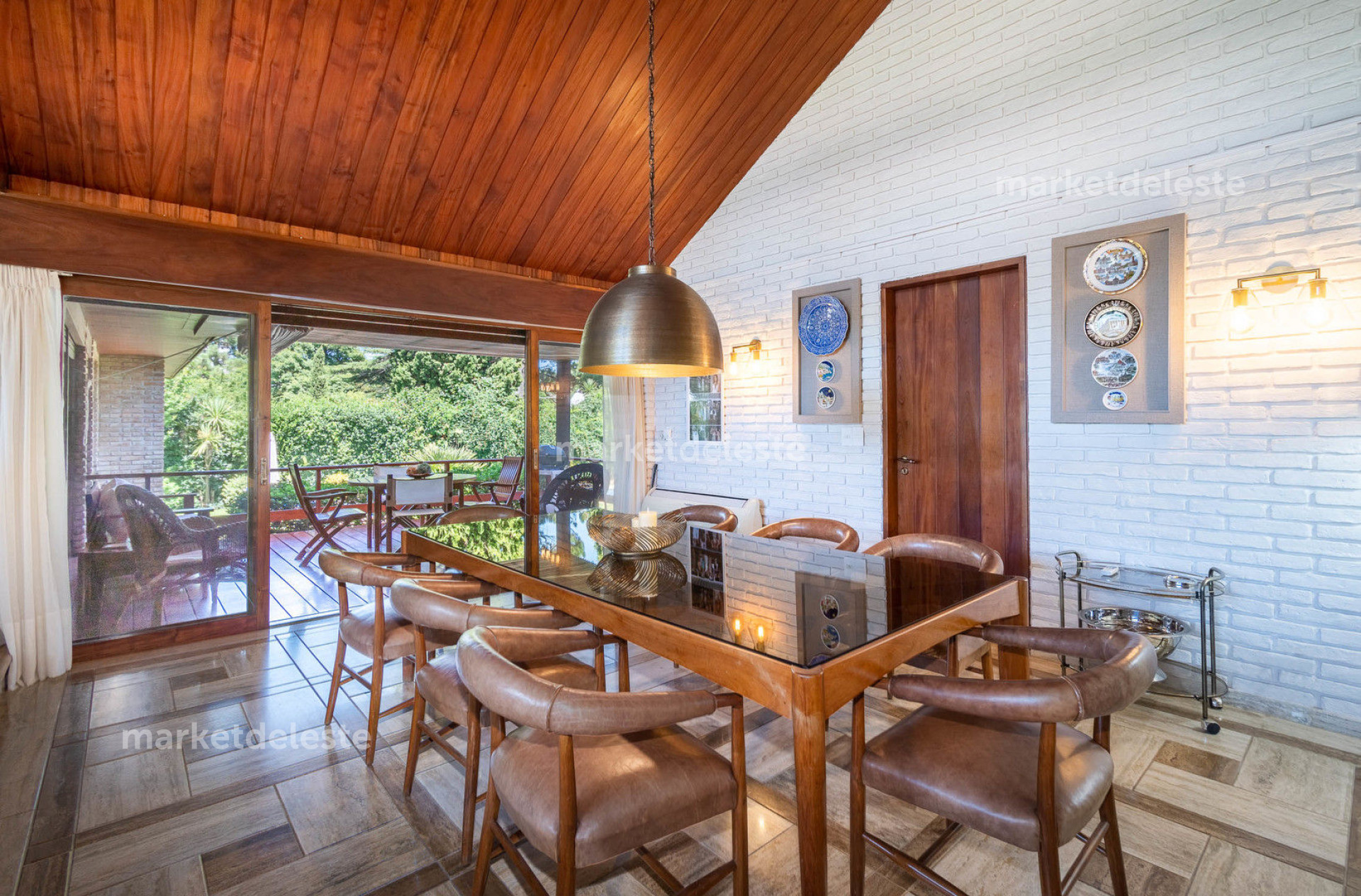 Casa ID.2125/ - CASA EN PLAYA MANSA - En Exclusividad