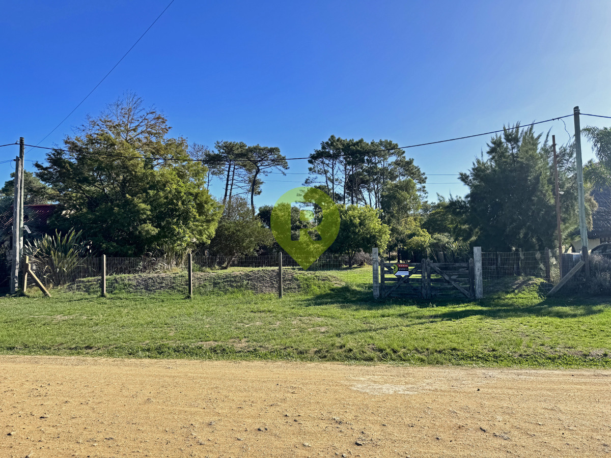 Terreno ID.1396 - Gran lote en venta en Barrio Country La Paloma